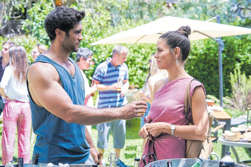 Shocking: Emily Weir revealed wedding photos with her fiancé, fans ...